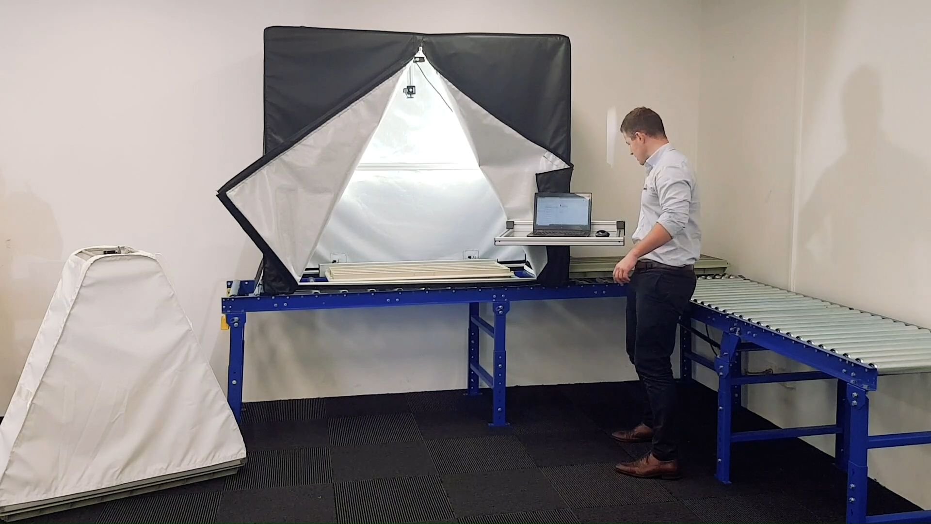 Discoverer® Fixed Camera Station | Built for Roller Racking