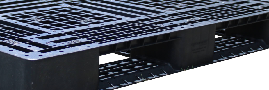 Discoverer® Heavy Duty Plastic Pallets | Outdoor Core Storage